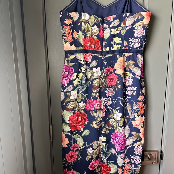 Adelyn Rae | Dresses | Euc Adelyne Rae Grace Strapless Floral Midi ...